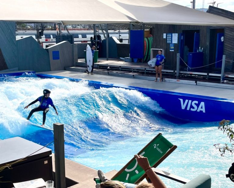 Surfing and drinks at Urban Surf Zürich - The Swiss Path